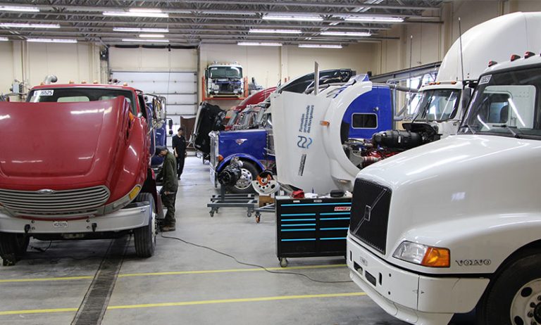 Centre de formation en mécanique de véhicules lourds - (CFMVL)